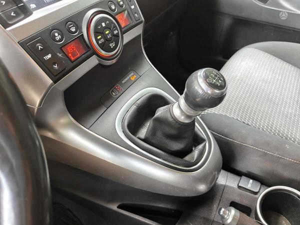 Balts Toyota Verso 2014 Viļņa, ar dzinēja tilpumu 1.60 L un nobraukumu 362 tūkst. km par 3950 €, foto 9 vietnē AUTOMOTO.COM.LV