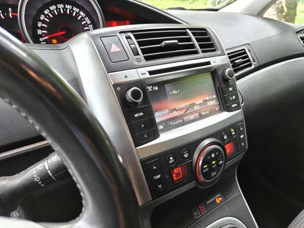 Balts Toyota Verso 2014 Viļņa, ar dzinēja tilpumu 1.60 L un nobraukumu 362 tūkst. km par 3950 €, foto 10 vietnē AUTOMOTO.COM.LV
