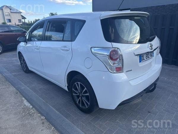 Balts Toyota Verso 2014 Jelgava, ar dzinēja tilpumu 1.60 L un nobraukumu 225 tūkst. km par 4490 €, foto 3 vietnē AUTOMOTO.COM.LV