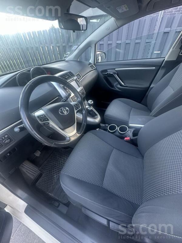 Balts Toyota Verso 2014 Jelgava, ar dzinēja tilpumu 1.60 L un nobraukumu 225 tūkst. km par 4490 €, foto 6 vietnē AUTOMOTO.COM.LV