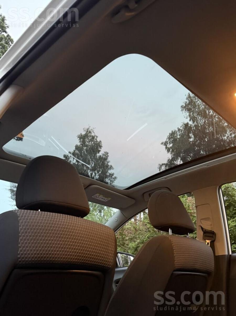 White Toyota Verso 2014 in Riga, with an engine capacity of 1.60 L and mileage of 211 thousand km for 4450 €, photo 16 on AUTOMOTO.COM.LV