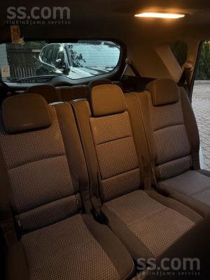 White Toyota Verso 2014 in Riga, with an engine capacity of 1.60 L and mileage of 211 thousand km for 4450 €, photo 18 on AUTOMOTO.COM.LV