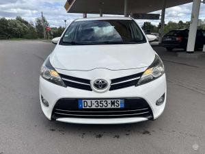 Balts Toyota Verso 2014 Tauragė, ar dzinēja tilpumu 1.60 L un nobraukumu 230 tūkst. km par 3900 €, foto 3 vietnē AUTOMOTO.COM.LV