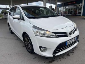 Balts Toyota Verso 2014 Tauragė, ar dzinēja tilpumu 1.60 L un nobraukumu 230 tūkst. km par 3900 €, foto 4 vietnē AUTOMOTO.COM.LV