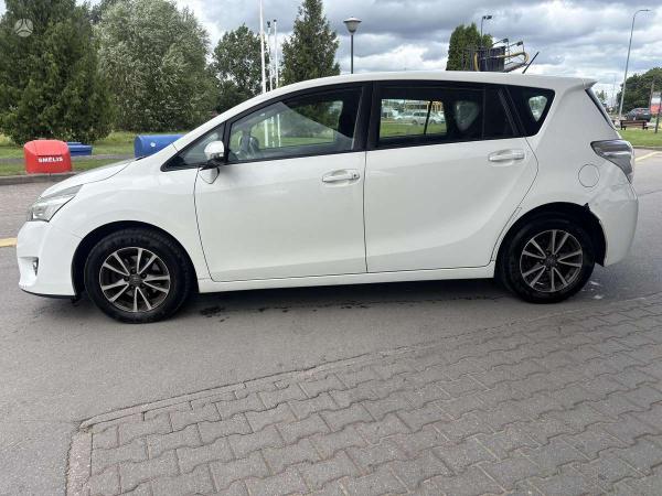 Balts Toyota Verso 2014 Tauragė, ar dzinēja tilpumu 1.60 L un nobraukumu 230 tūkst. km par 3900 €, foto 4 vietnē AUTOMOTO.COM.LV