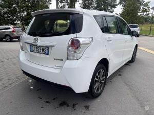Balts Toyota Verso 2014 Tauragė, ar dzinēja tilpumu 1.60 L un nobraukumu 230 tūkst. km par 3900 €, foto 6 vietnē AUTOMOTO.COM.LV