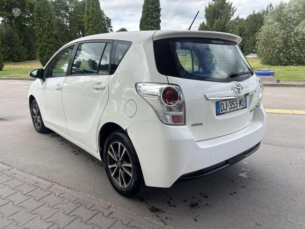 Balts Toyota Verso 2014 Tauragė, ar dzinēja tilpumu 1.60 L un nobraukumu 230 tūkst. km par 3900 €, foto 7 vietnē AUTOMOTO.COM.LV