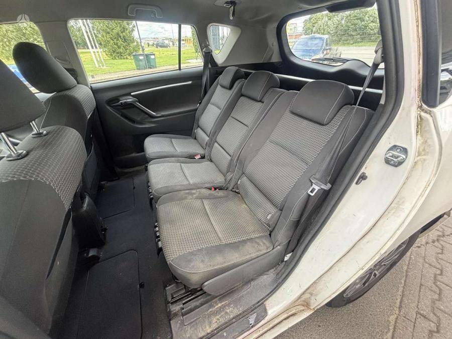 Balts Toyota Verso 2014 Tauragė, ar dzinēja tilpumu 1.60 L un nobraukumu 230 tūkst. km par 3900 €, foto 15 vietnē AUTOMOTO.COM.LV