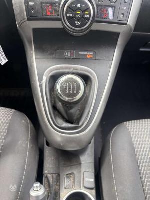 Balts Toyota Verso 2014 Tauragė, ar dzinēja tilpumu 1.60 L un nobraukumu 230 tūkst. km par 3900 €, foto 16 vietnē AUTOMOTO.COM.LV
