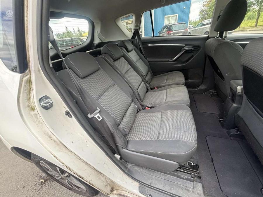 Balts Toyota Verso 2014 Tauragė, ar dzinēja tilpumu 1.60 L un nobraukumu 230 tūkst. km par 3900 €, foto 17 vietnē AUTOMOTO.COM.LV