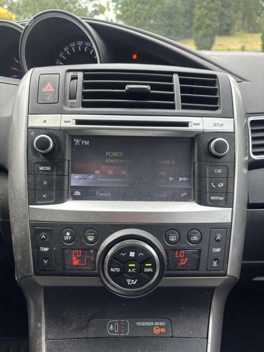 Balts Toyota Verso 2014 Tauragė, ar dzinēja tilpumu 1.60 L un nobraukumu 230 tūkst. km par 3900 €, foto 19 vietnē AUTOMOTO.COM.LV