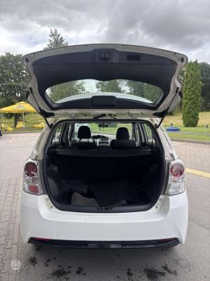 Balts Toyota Verso 2014 Tauragė, ar dzinēja tilpumu 1.60 L un nobraukumu 230 tūkst. km par 3900 €, foto 20 vietnē AUTOMOTO.COM.LV