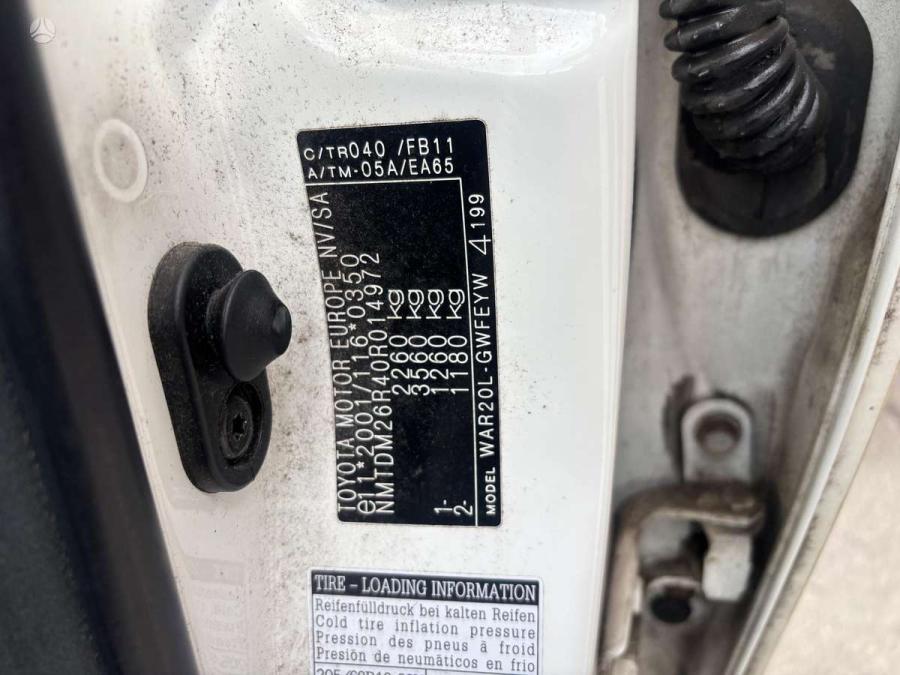 Balts Toyota Verso 2014 Tauragė, ar dzinēja tilpumu 1.60 L un nobraukumu 230 tūkst. km par 3900 €, foto 22 vietnē AUTOMOTO.COM.LV