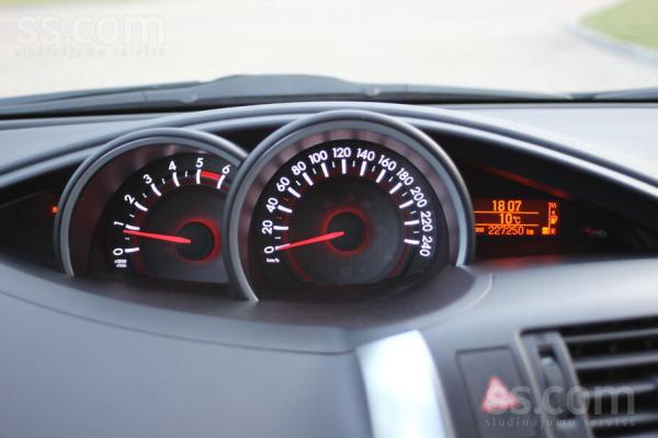 Белый Тойота Версо 2015 в Екабпилс, объемом двигателя 1.60 л и пробегом 227 тыс. км за 6799 €, фото 11 на AUTOMOTO.COM.LV