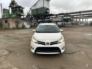 White Toyota Verso 2015 in Vilnius, with an engine capacity of 1.60 L and mileage of 310 thousand km for 4750 €, photo 2 on AUTOMOTO.COM.LV