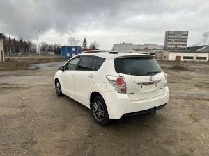 White Toyota Verso 2015 in Vilnius, with an engine capacity of 1.60 L and mileage of 310 thousand km for 4750 €, photo 8 on AUTOMOTO.COM.LV