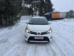 White Toyota Verso 2015 in Vilnius, with an engine capacity of 1.60 L and mileage of 329 thousand km for 4700 €, photo 2 on AUTOMOTO.COM.LV