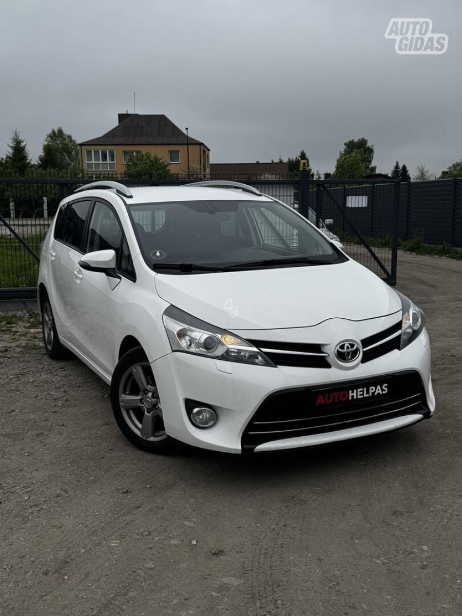 White Toyota Verso 2015 in Klaipeda, with an engine capacity of 1.60 L and mileage of 281 thousand km for 6499 €, photo 4 on AUTOMOTO.COM.LV