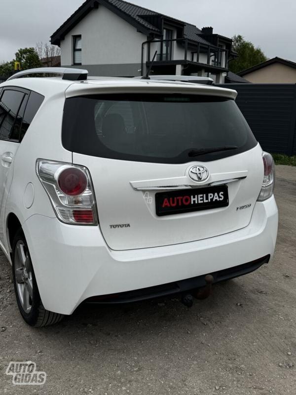 White Toyota Verso 2015 in Klaipeda, with an engine capacity of 1.60 L and mileage of 281 thousand km for 6499 €, photo 6 on AUTOMOTO.COM.LV