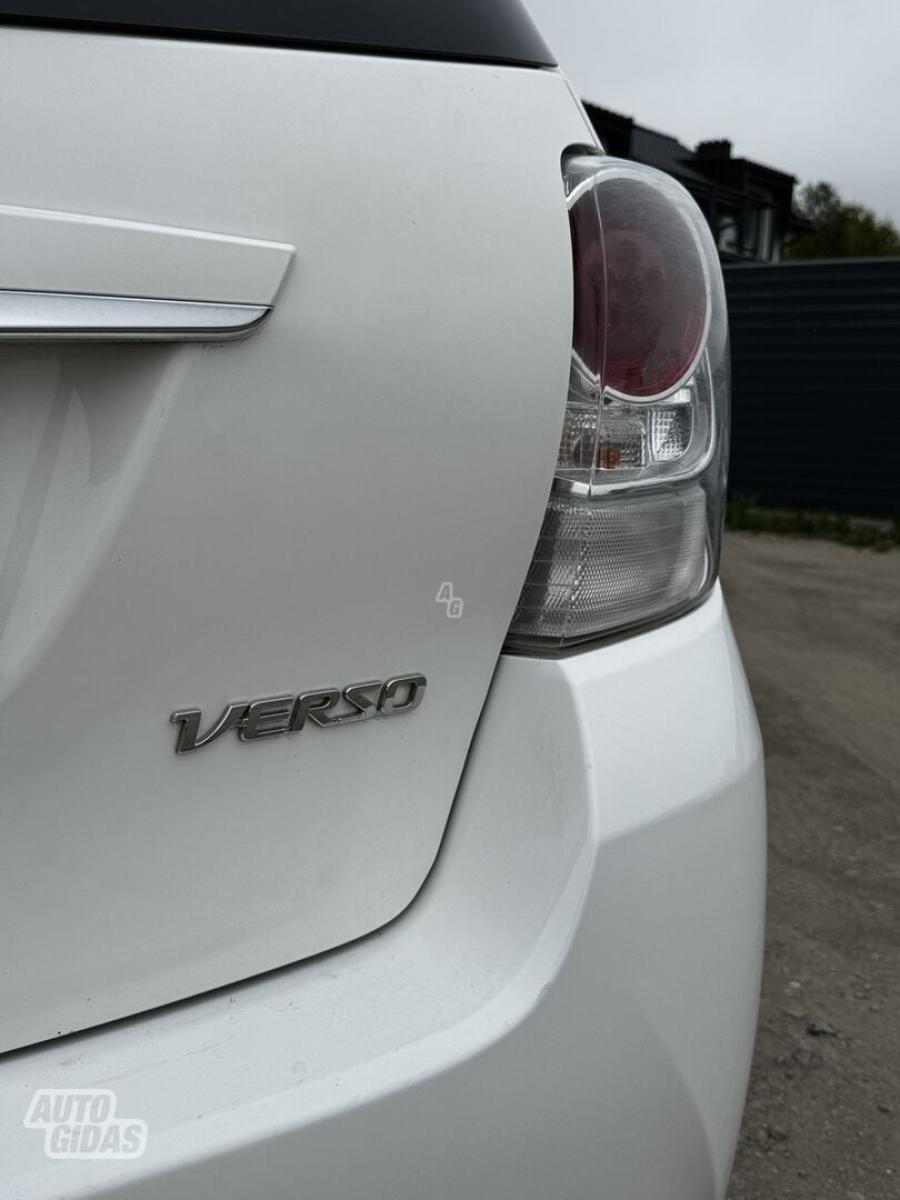 White Toyota Verso 2015 in Klaipeda, with an engine capacity of 1.60 L and mileage of 281 thousand km for 6499 €, photo 8 on AUTOMOTO.COM.LV
