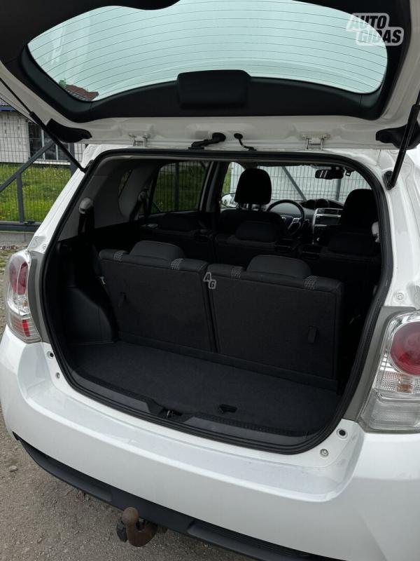 White Toyota Verso 2015 in Klaipeda, with an engine capacity of 1.60 L and mileage of 281 thousand km for 6499 €, photo 9 on AUTOMOTO.COM.LV
