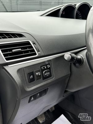 White Toyota Verso 2015 in Klaipeda, with an engine capacity of 1.60 L and mileage of 281 thousand km for 6499 €, photo 22 on AUTOMOTO.COM.LV