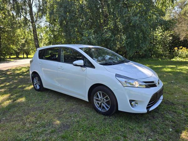 Toyota Verso 2015 Kauņa vietnē Balts Toyota Verso 2015 Kauņa, ar dzinēja tilpumu 1.60 L un nobraukumu 180 tūkst. km par 5950 €, foto 5 vietnē AUTOMOTO.COM.LV