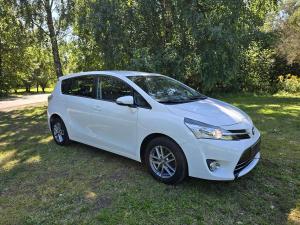 White Toyota Verso 2015 in Kaunas, with an engine capacity of 1.60 L and mileage of 180 thousand km for 5950 €, photo 5 on AUTOMOTO.COM.LV