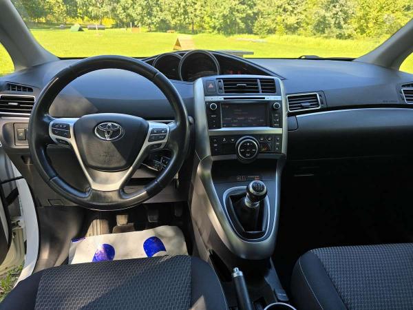 Toyota Verso 2015 Kauņa vietnē Balts Toyota Verso 2015 Kauņa, ar dzinēja tilpumu 1.60 L un nobraukumu 180 tūkst. km par 5950 €, foto 11 vietnē AUTOMOTO.COM.LV