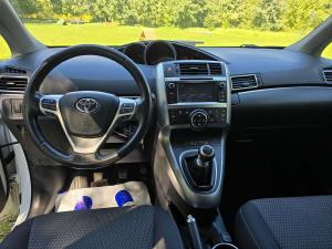 White Toyota Verso 2015 in Kaunas, with an engine capacity of 1.60 L and mileage of 180 thousand km for 5950 €, photo 11 on AUTOMOTO.COM.LV