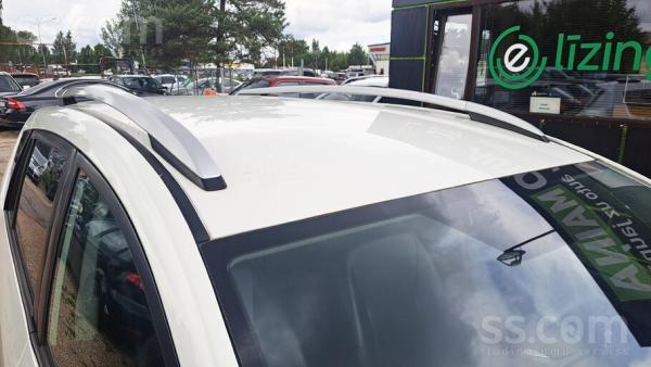 White Toyota Verso 2016 in Riga, with an engine capacity of 1.60 L and mileage of 185 thousand km for 4950 €, photo 7 on AUTOMOTO.COM.LV