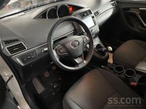 White Toyota Verso 2016 in Riga, with an engine capacity of 1.60 L and mileage of 175 thousand km for 7270 €, photo 14 on AUTOMOTO.COM.LV