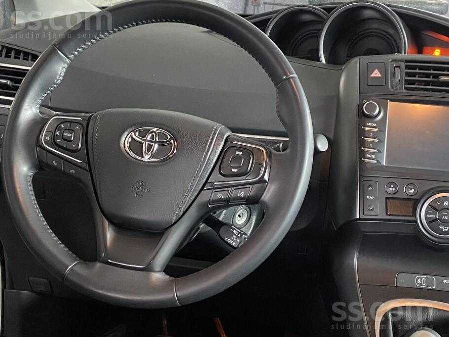 White Toyota Verso 2016 in Riga, with an engine capacity of 1.60 L and mileage of 175 thousand km for 7270 €, photo 16 on AUTOMOTO.COM.LV
