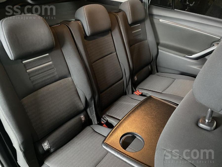 White Toyota Verso 2016 in Riga, with an engine capacity of 1.60 L and mileage of 175 thousand km for 7270 €, photo 19 on AUTOMOTO.COM.LV