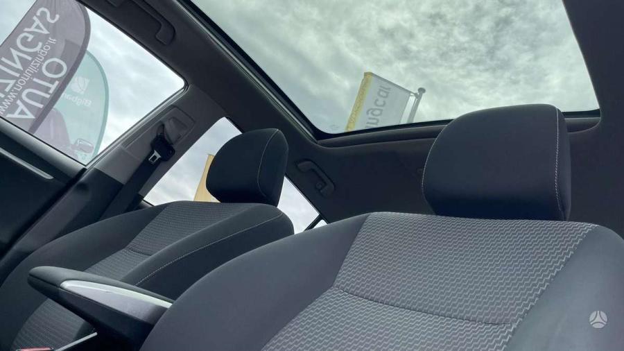 Balts Toyota Verso 2016 Marijampole, ar dzinēja tilpumu 1.60 L un nobraukumu 279 tūkst. km par 6490 €, foto 4 vietnē AUTOMOTO.COM.LV
