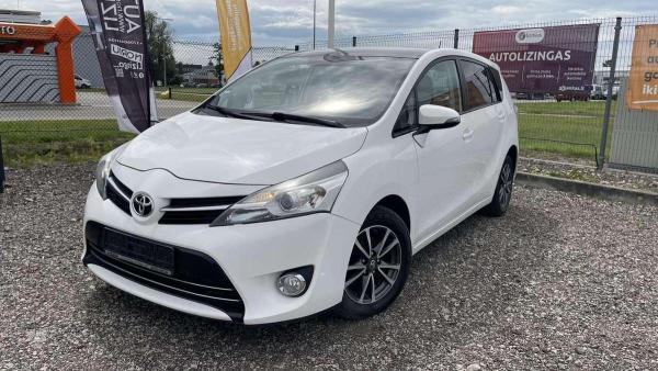 Balts Toyota Verso 2016 Marijampole, ar dzinēja tilpumu 1.60 L un nobraukumu 279 tūkst. km par 6490 €, foto 5 vietnē AUTOMOTO.COM.LV