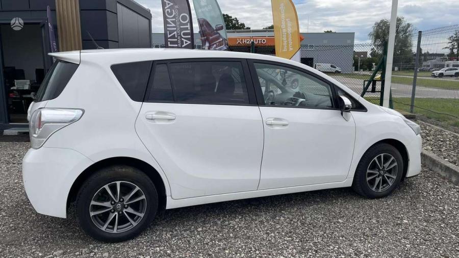 Balts Toyota Verso 2016 Marijampole, ar dzinēja tilpumu 1.60 L un nobraukumu 279 tūkst. km par 6490 €, foto 13 vietnē AUTOMOTO.COM.LV