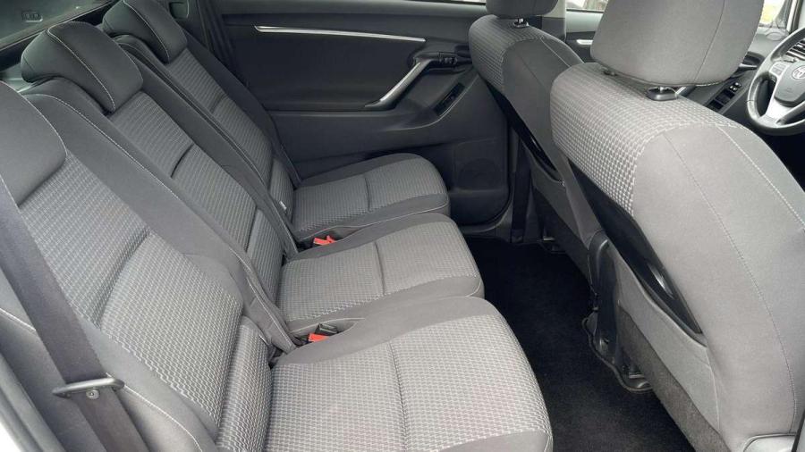 Balts Toyota Verso 2016 Marijampole, ar dzinēja tilpumu 1.60 L un nobraukumu 279 tūkst. km par 6490 €, foto 22 vietnē AUTOMOTO.COM.LV