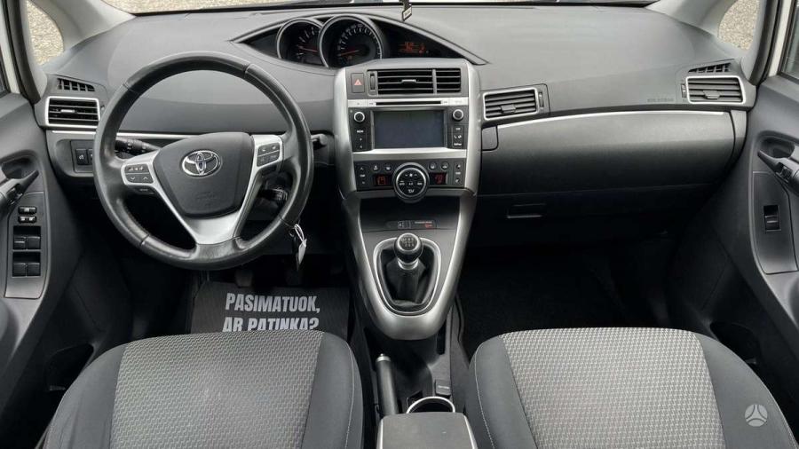 Balts Toyota Verso 2016 Marijampole, ar dzinēja tilpumu 1.60 L un nobraukumu 279 tūkst. km par 6490 €, foto 25 vietnē AUTOMOTO.COM.LV