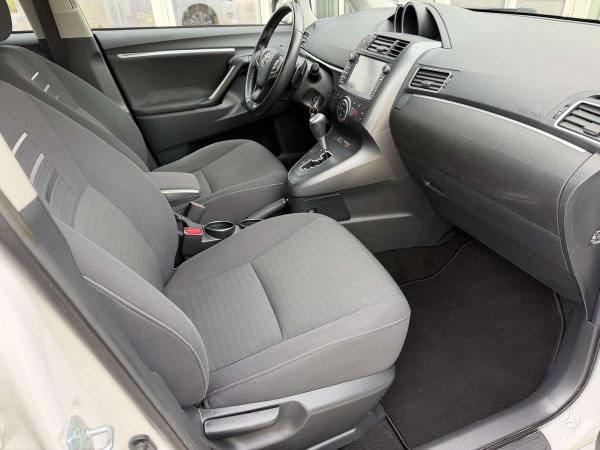 Toyota Verso 2016 Viļņa vietnē Balts Toyota Verso 2016 Viļņa, ar dzinēja tilpumu 1.80 L un nobraukumu 152 tūkst. km par 10900 €, foto 11 vietnē AUTOMOTO.COM.LV