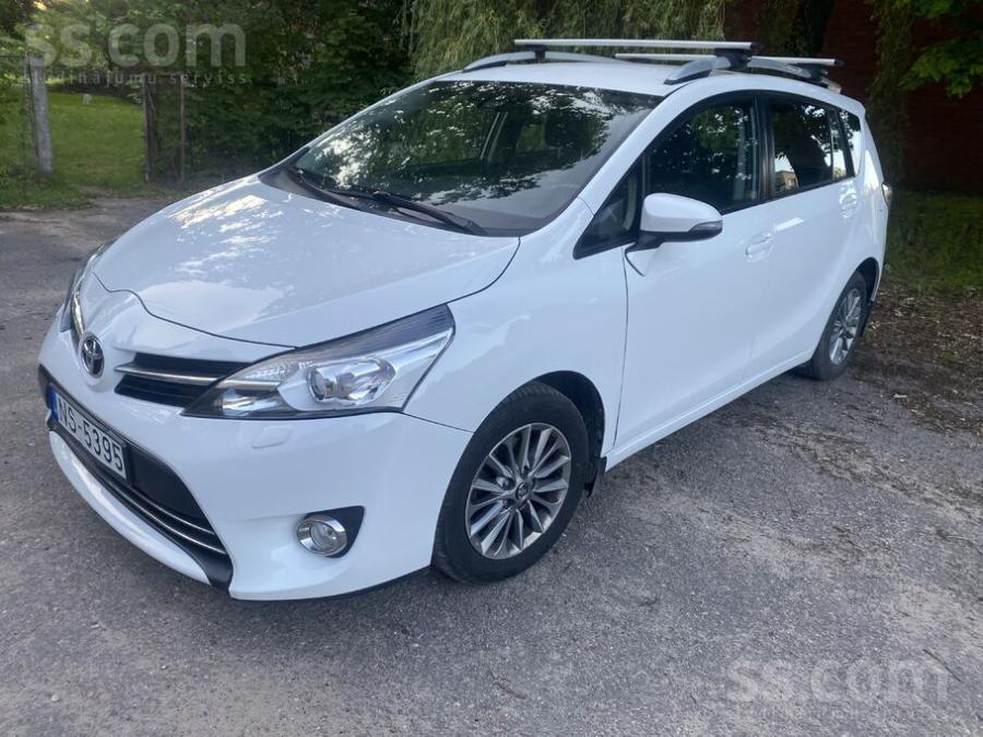 White Toyota Verso 2017 in Riga, with an engine capacity of 1.80 L and mileage of 283 thousand km for 6200 €, photo 1 on AUTOMOTO.COM.LV