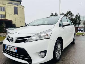 White Toyota Verso 2017 in Kaunas, with an engine capacity of 1.60 L and mileage of 221 thousand km for 7500 €, photo  on AUTOMOTO.COM.LV