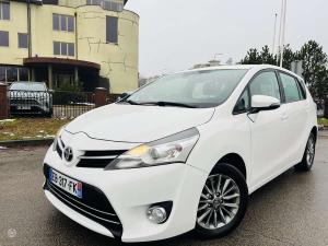 Balts Toyota Verso 2017 Kauņa, ar dzinēja tilpumu 1.60 L un nobraukumu 225 tūkst. km par 7300 €, foto  vietnē AUTOMOTO.COM.LV