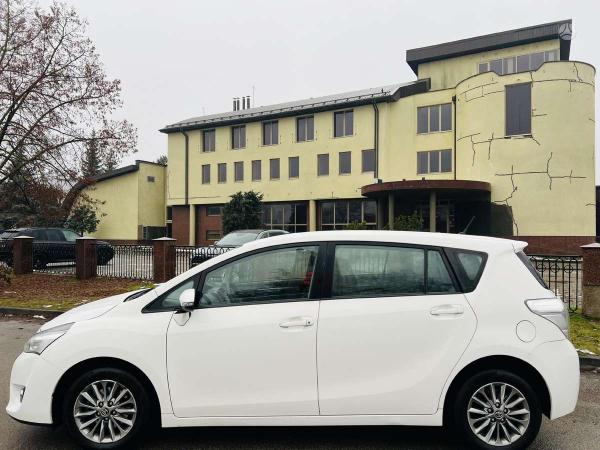 Balts Toyota Verso 2017 Kauņa, ar dzinēja tilpumu 1.60 L un nobraukumu 225 tūkst. km par 7300 €, foto 3 vietnē AUTOMOTO.COM.LV