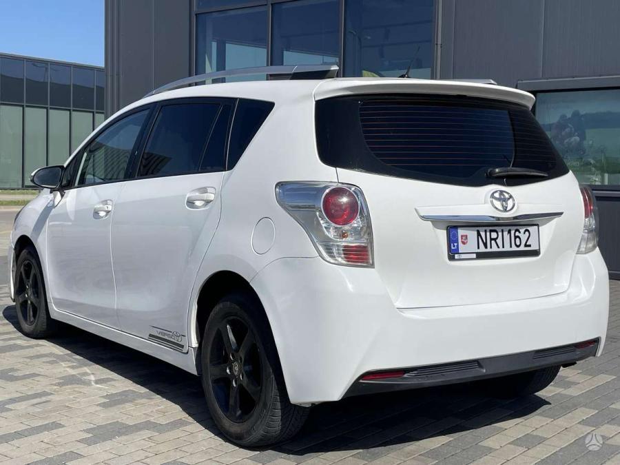 Balts Toyota Verso 2017 Šauļi, ar dzinēja tilpumu 1.60 L un nobraukumu 149 tūkst. km par 4600 €, foto 4 vietnē AUTOMOTO.COM.LV