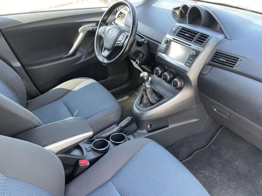Balts Toyota Verso 2017 Šauļi, ar dzinēja tilpumu 1.60 L un nobraukumu 149 tūkst. km par 4600 €, foto 11 vietnē AUTOMOTO.COM.LV