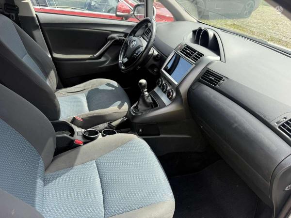 Balts Toyota Verso 2017 Viļņa, ar dzinēja tilpumu 1.60 L un nobraukumu 300 tūkst. km par 3100 €, foto 7 vietnē AUTOMOTO.COM.LV