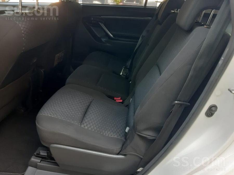 Balts Toyota Verso 2017 Daugavpils, ar dzinēja tilpumu 1.60 L un nobraukumu 0 tūkst. km par 6350 €, foto 24 vietnē AUTOMOTO.COM.LV