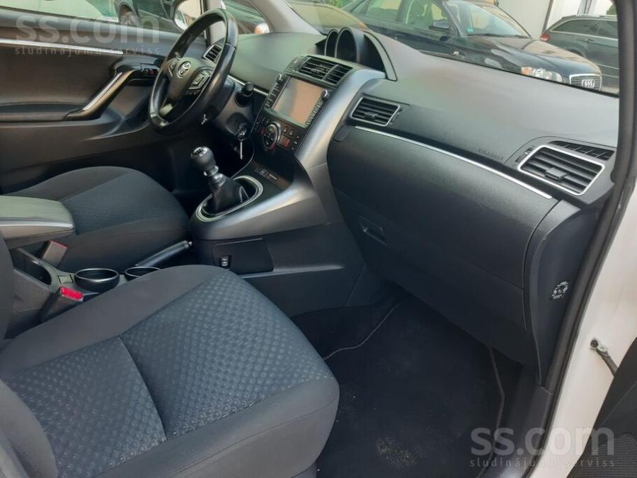Balts Toyota Verso 2017 Daugavpils, ar dzinēja tilpumu 1.60 L un nobraukumu 0 tūkst. km par 6350 €, foto 28 vietnē AUTOMOTO.COM.LV