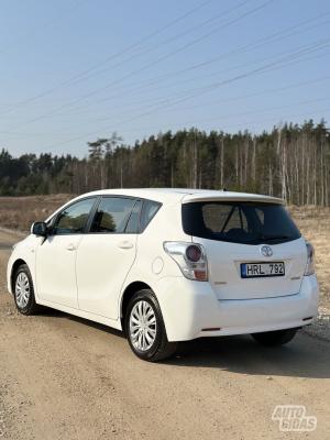 Balts Toyota Verso 2011 Viļņa, ar dzinēja tilpumu 2.00 L un nobraukumu 270 tūkst. km par 4250 €, foto 4 vietnē AUTOMOTO.COM.LV